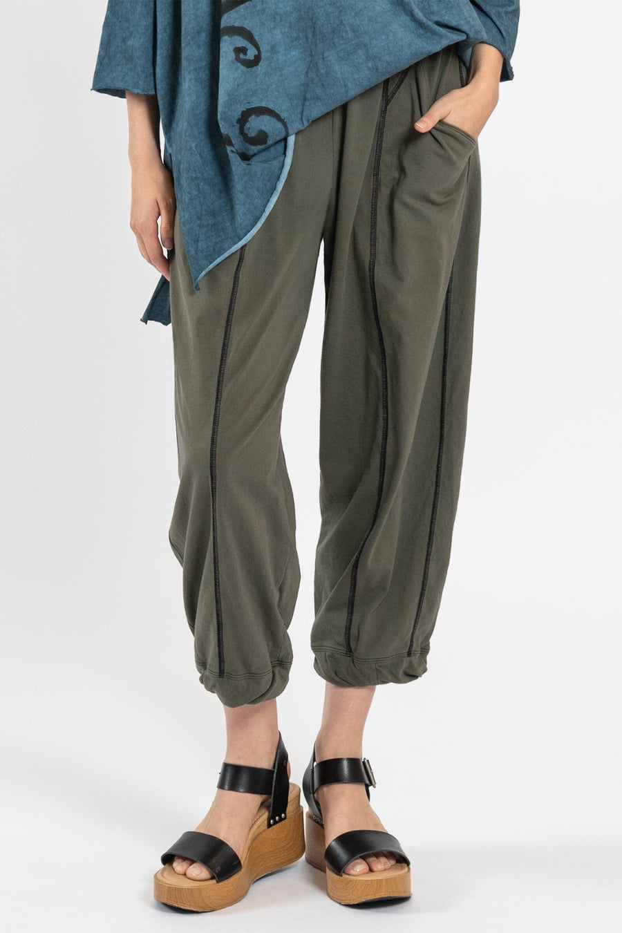 Mira Pant · Artful Home